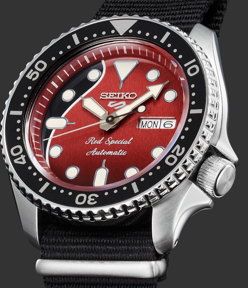 Seiko 5 Red Special x Brian Harold May – SEIKO PhD